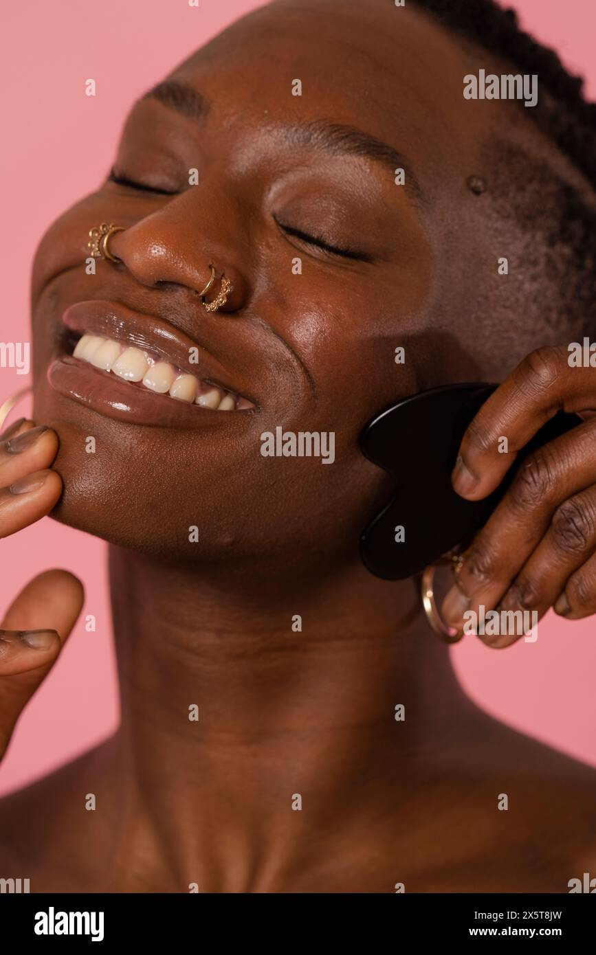 Beautiful young woman gua hi-res stock photography and images - Alamy