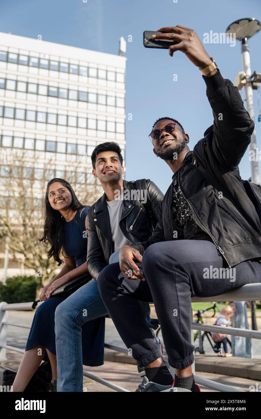 Group selfie asian people hi-res stock photography and images - Alamy