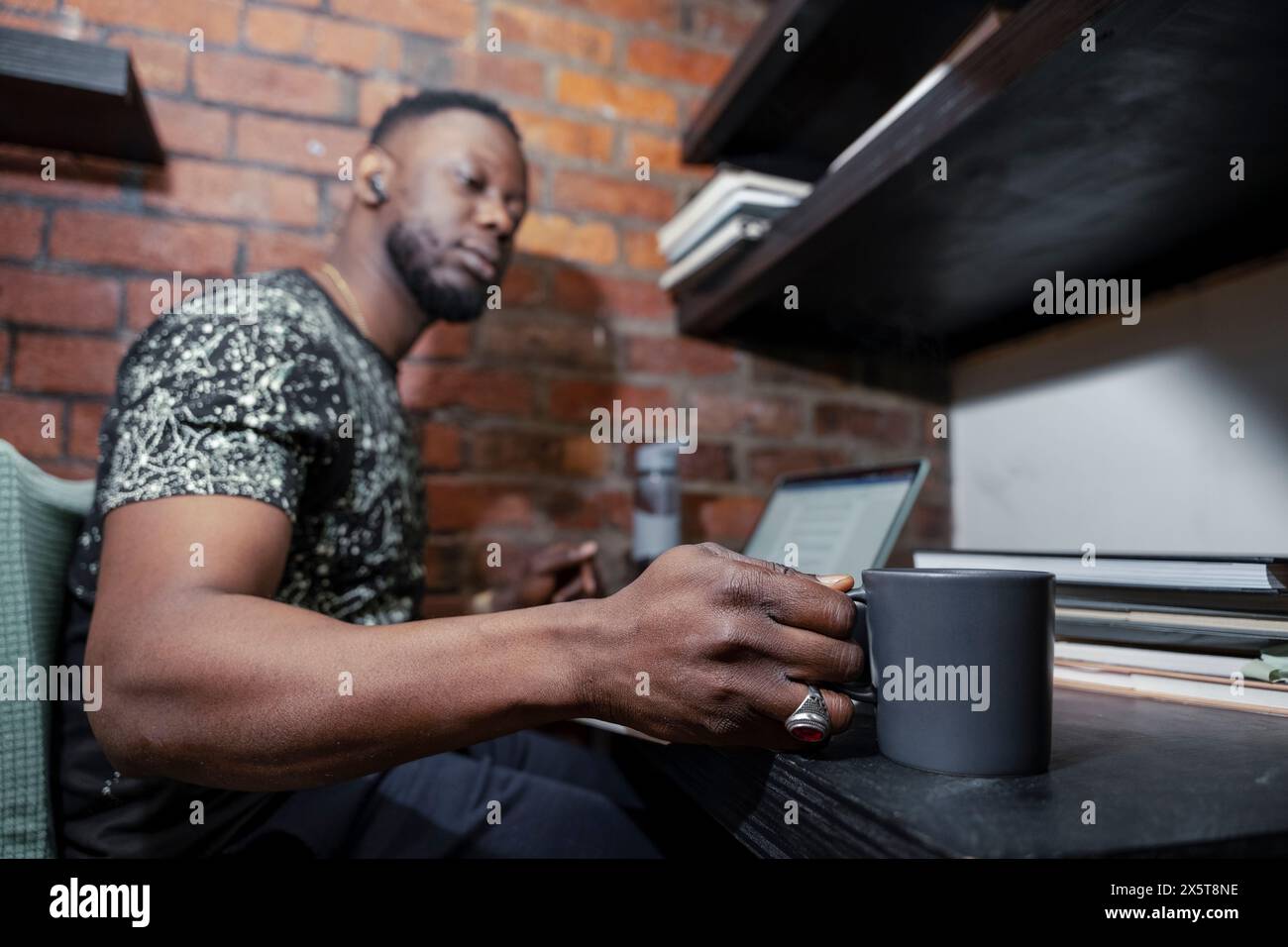 University male student uk library hi-res stock photography and images ...