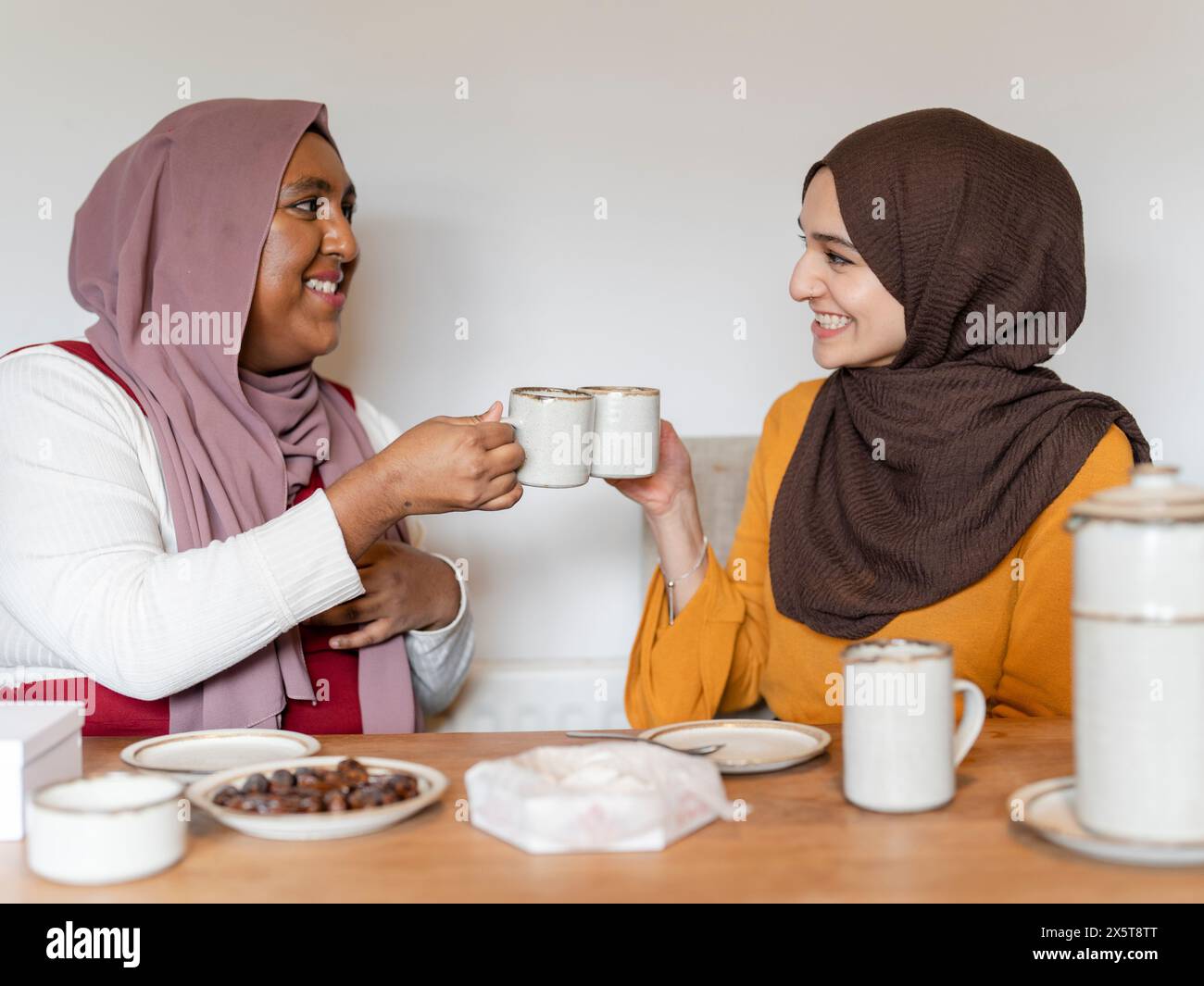 Teapot together hi-res stock photography and images - Alamy