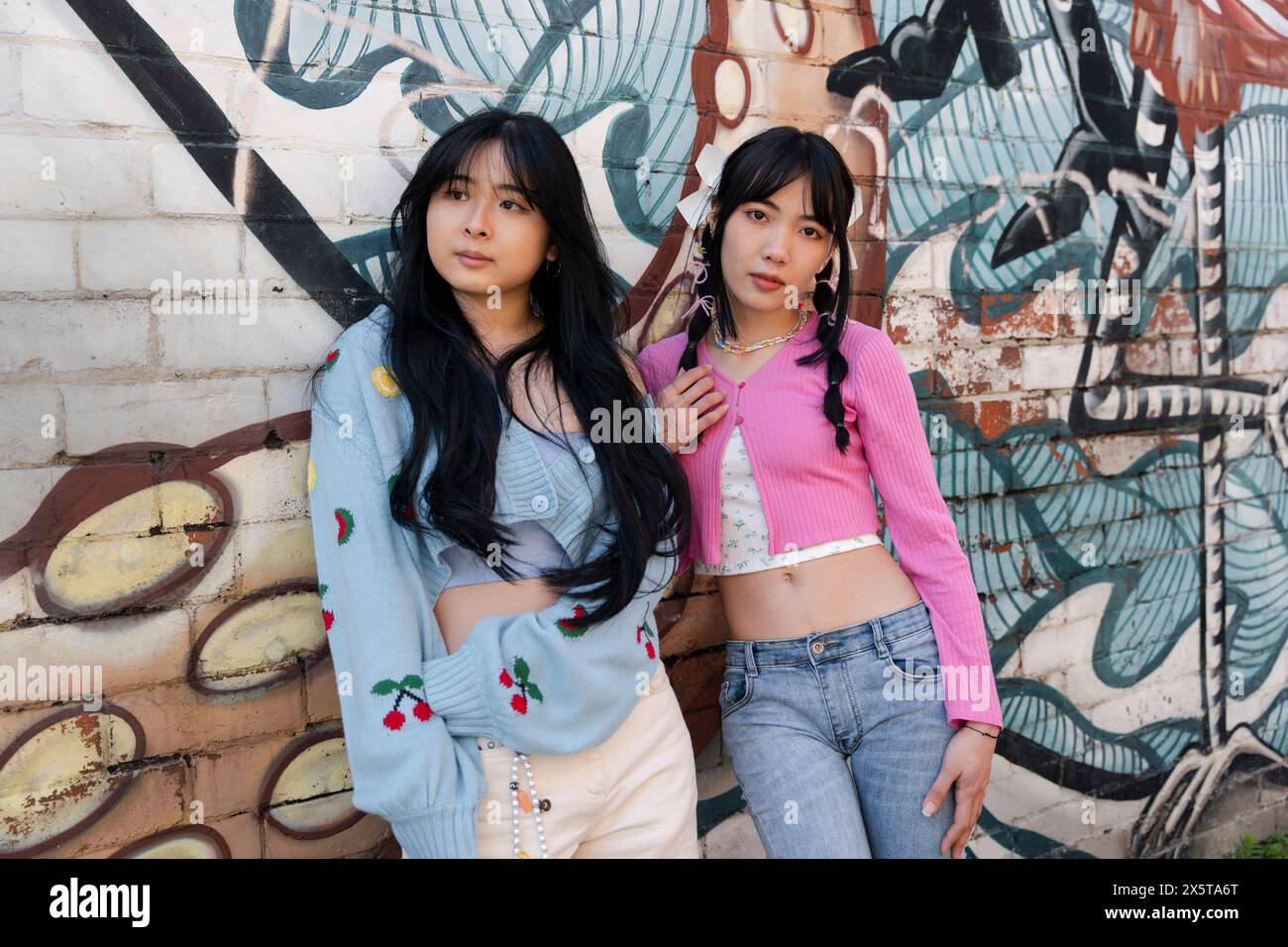 Young people against graffiti hi-res stock photography and images - Alamy