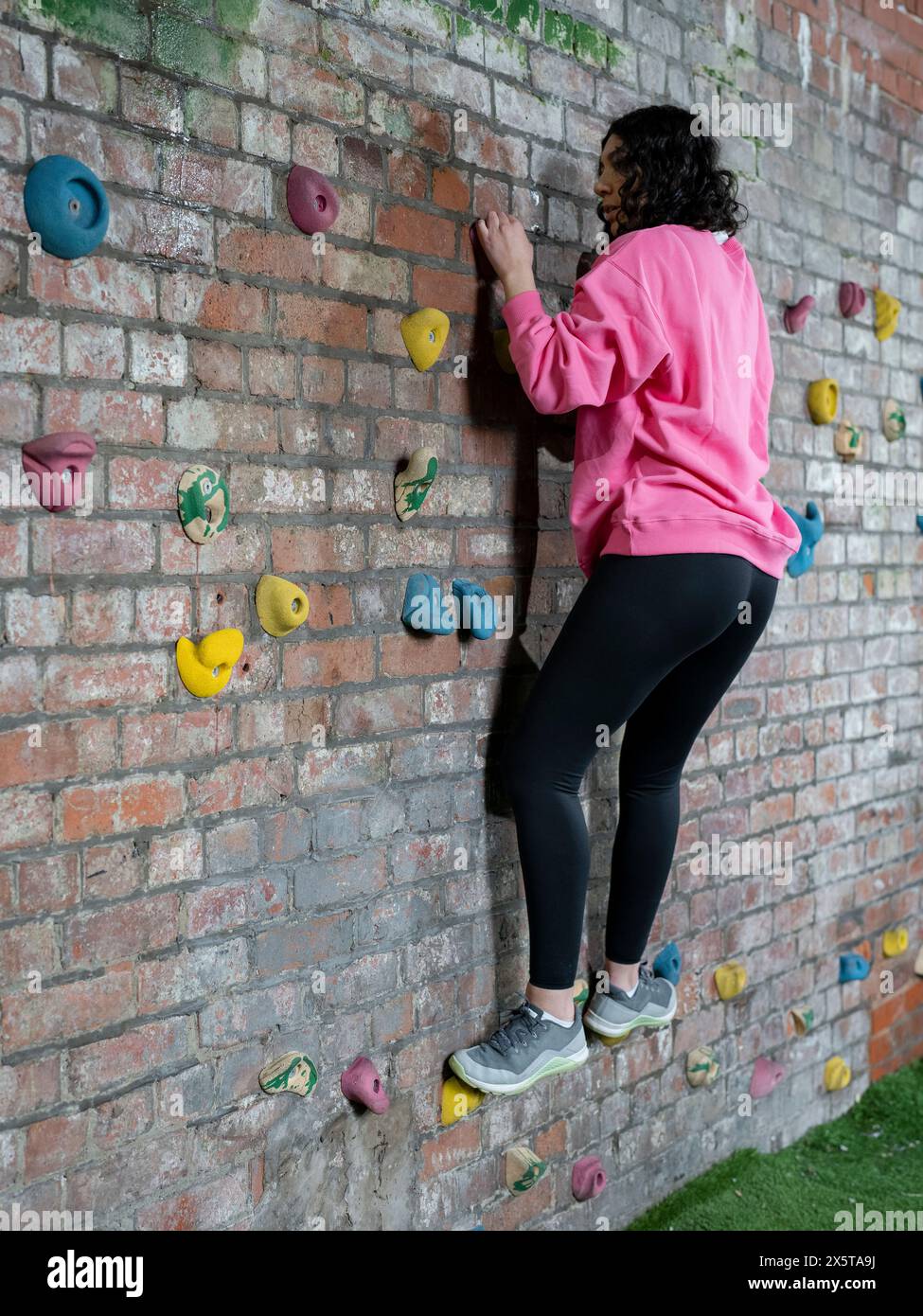 Climbing the wall hi-res stock photography and images - Alamy