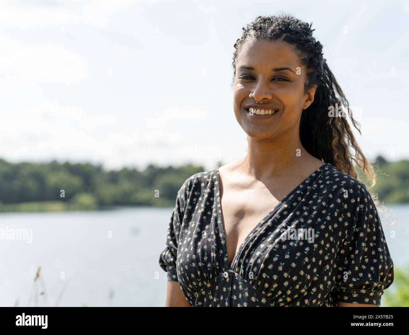 Smiling beautiful woman day hi-res stock photography and images - Alamy