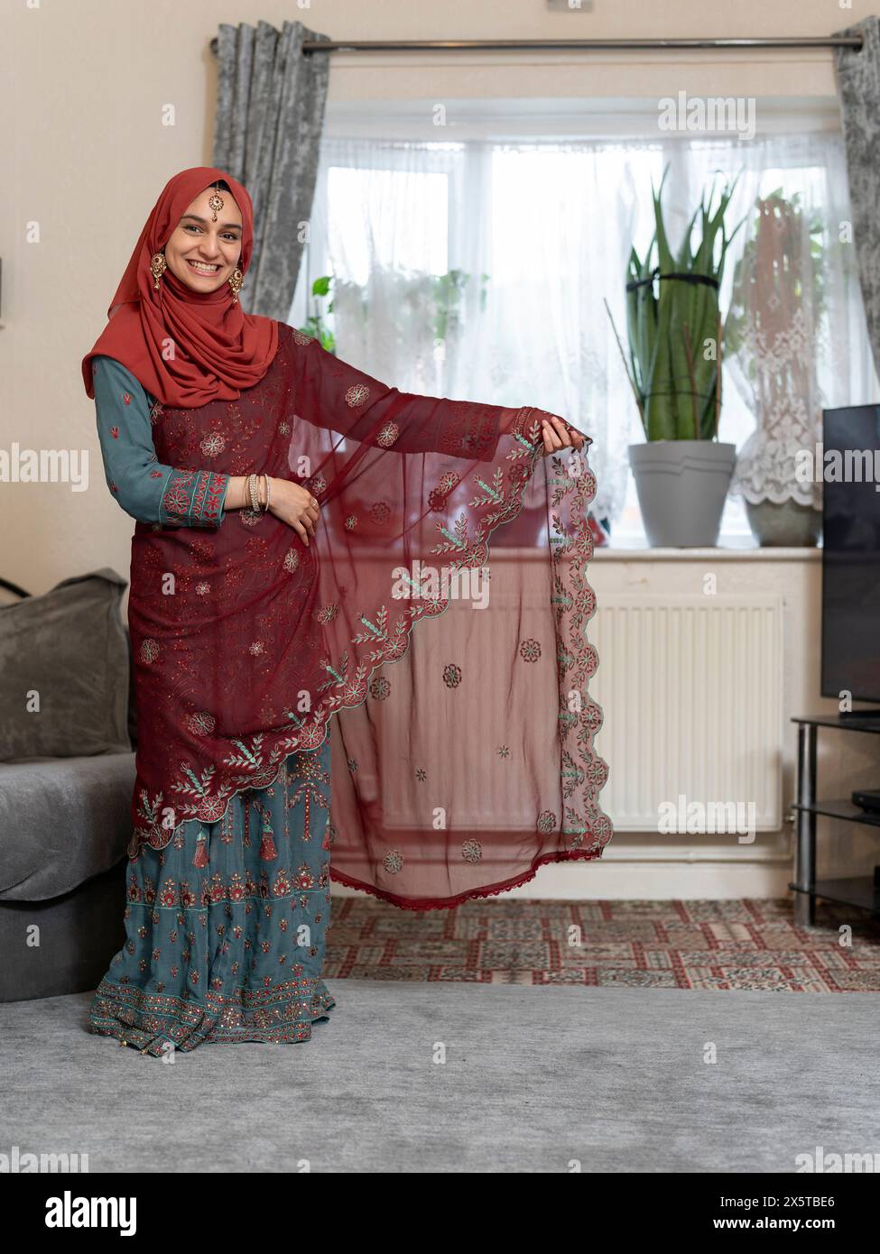 Ramadan shawl hi-res stock photography and images - Alamy