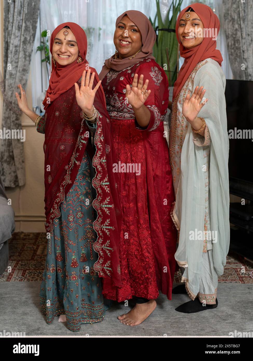Women dancing during Ramadan celebration at home Stock Photo - Alamy