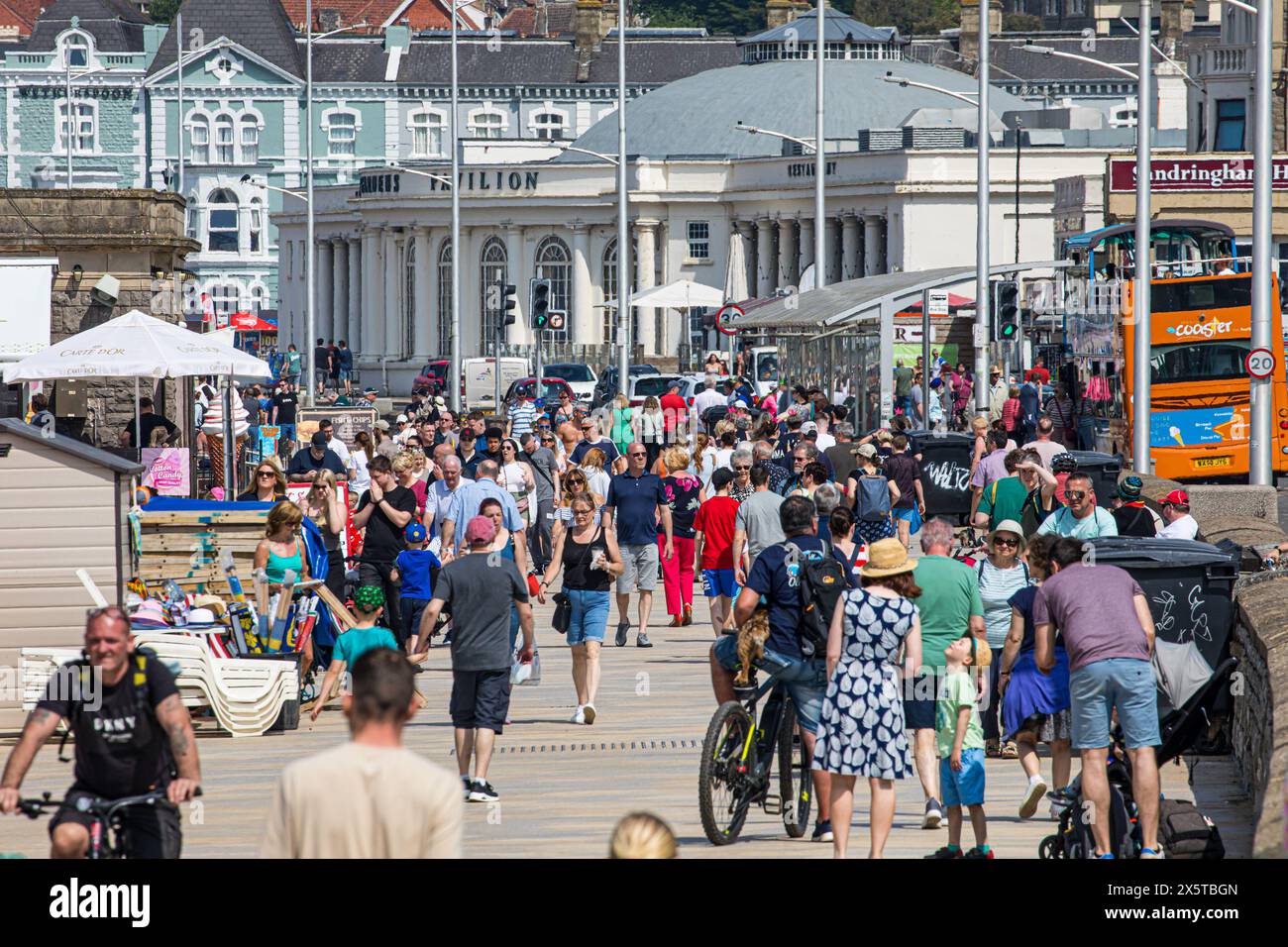 Weston shore promenade hi-res stock photography and images - Alamy