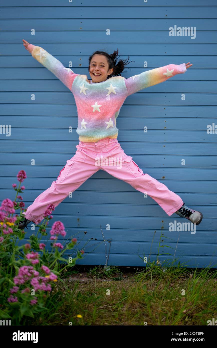 Child star jumping hi-res stock photography and images - Alamy