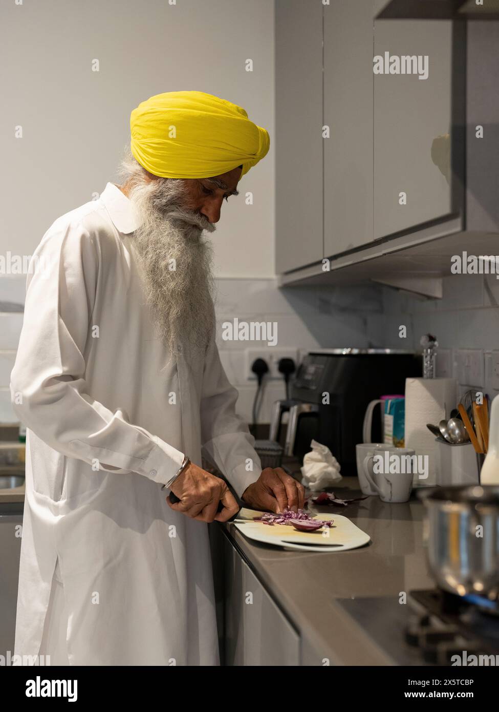 Side view turban hi-res stock photography and images - Alamy