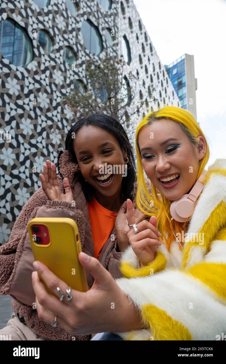 Video call culture hi-res stock photography and images - Alamy