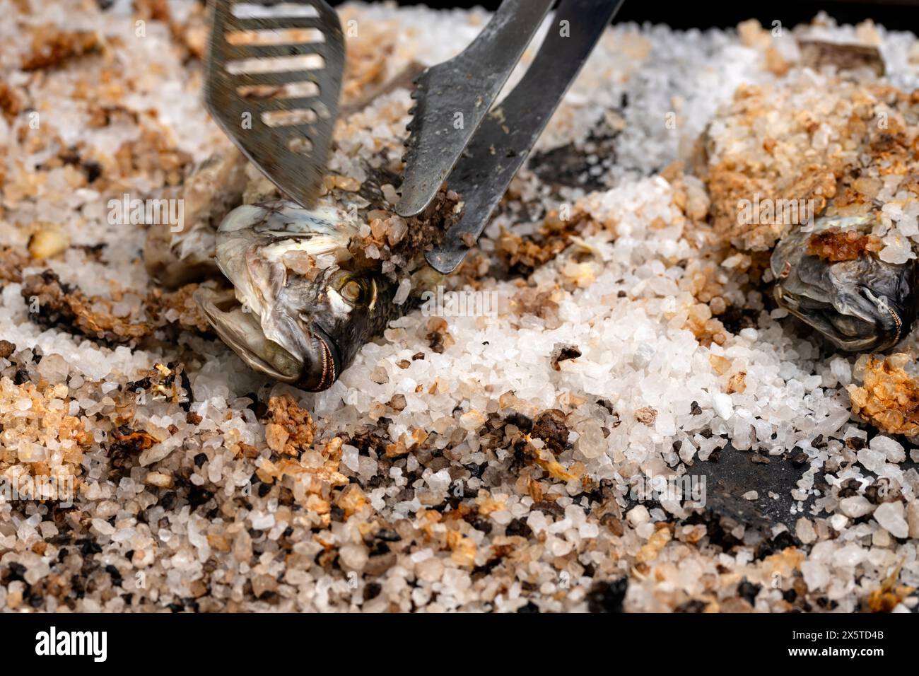 Tilapia fish fried in oil hi-res stock photography and images - Alamy