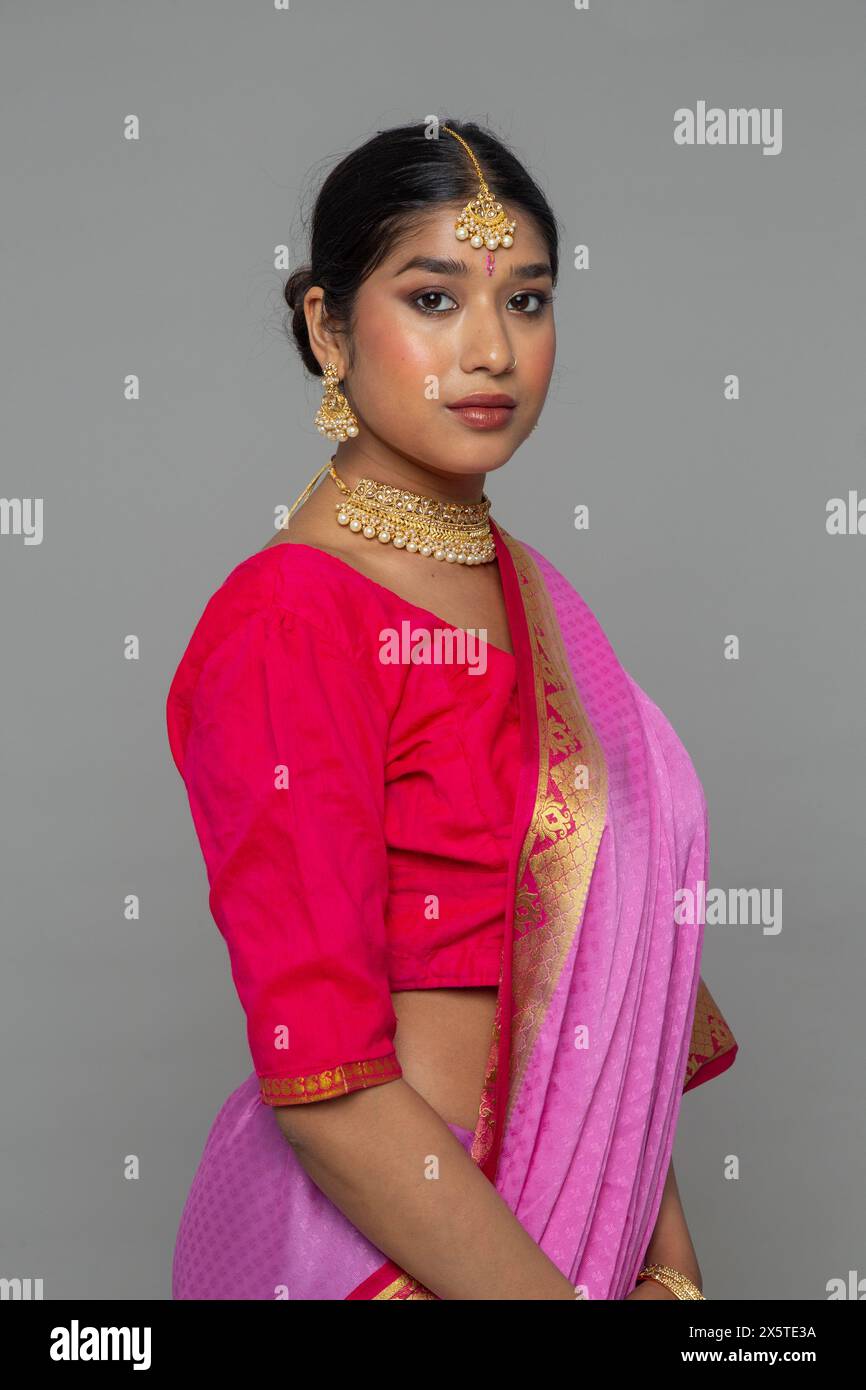 Studio jewelry hi-res stock photography and images - Alamy