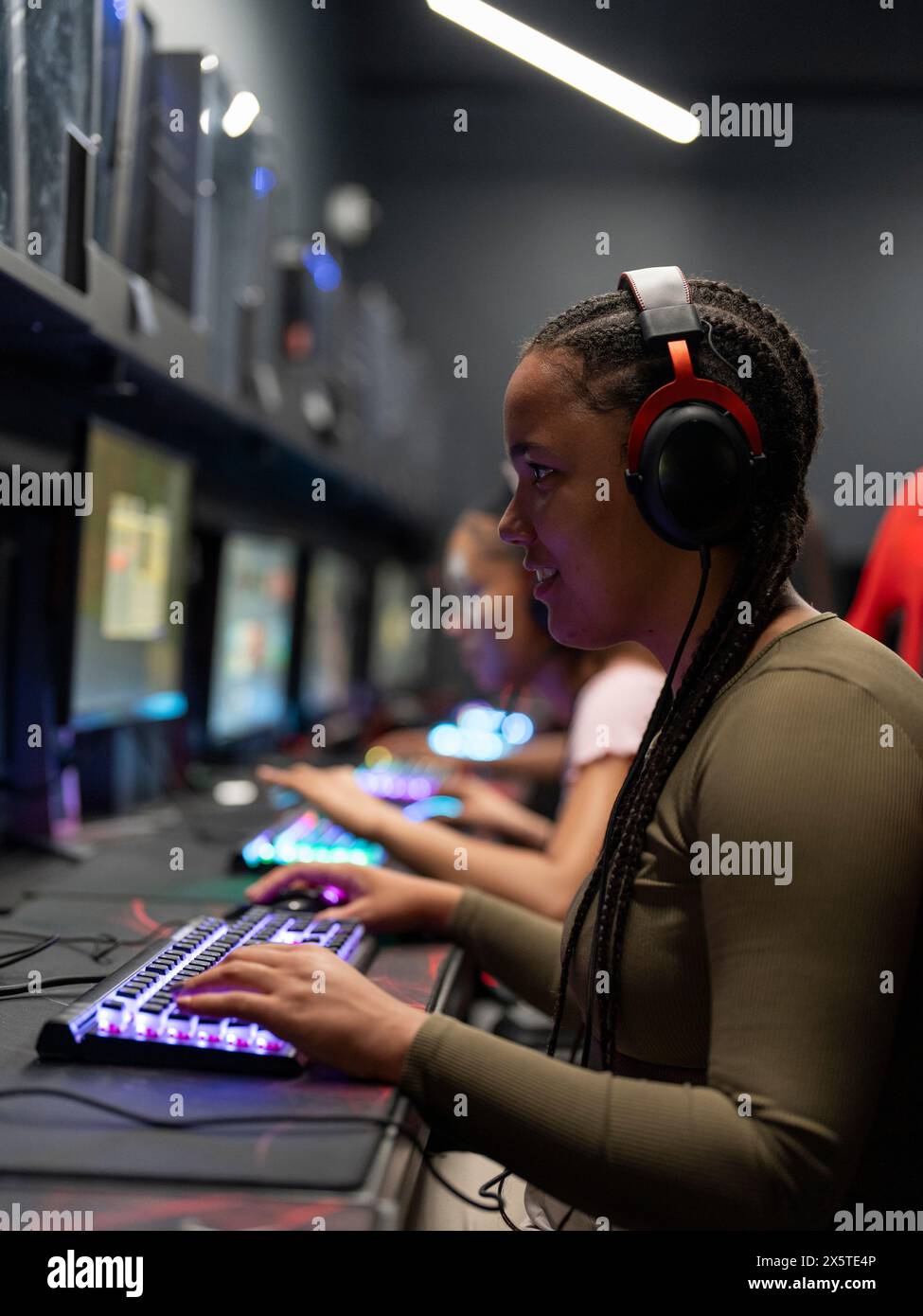 Playing video games on keyboard hi-res stock photography and images - Alamy