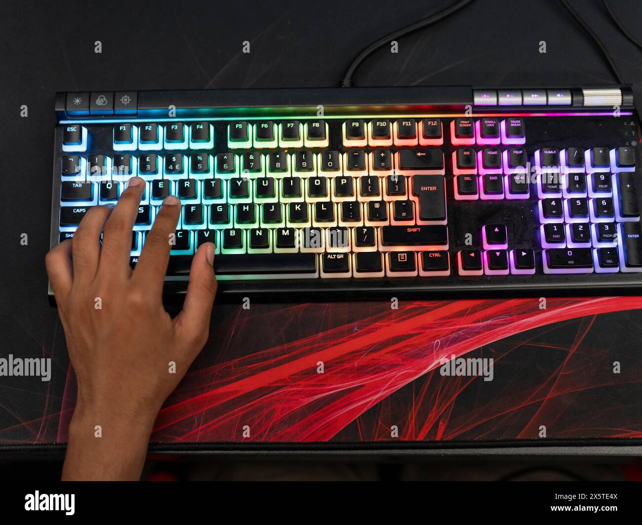 Hand above the keyboard hi-res stock photography and images - Alamy