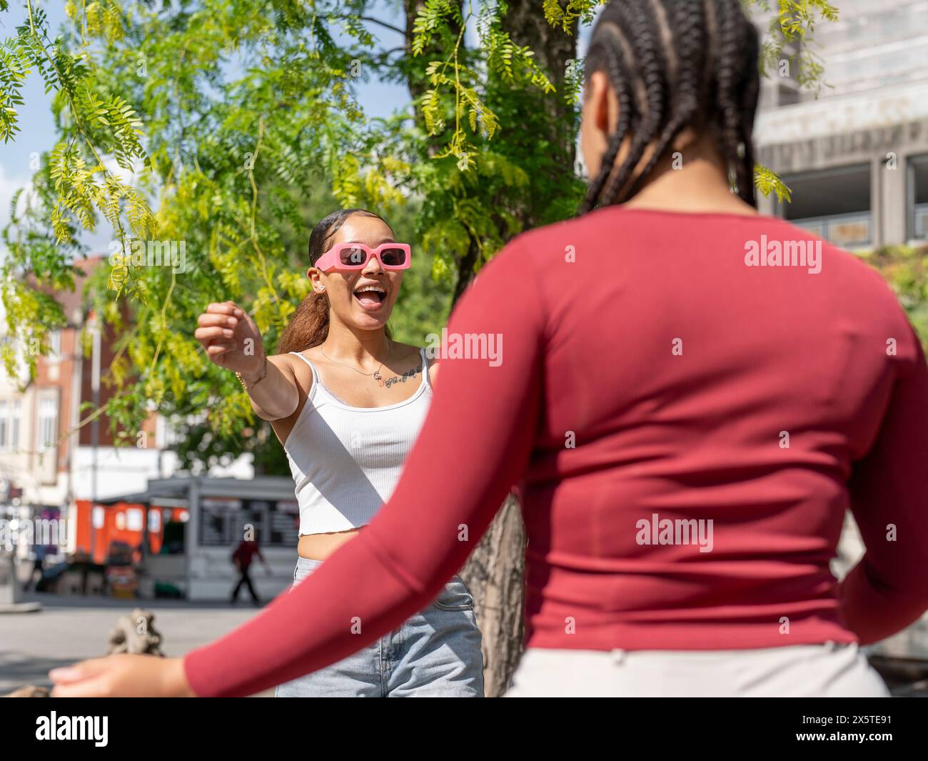City greeting hi-res stock photography and images - Alamy