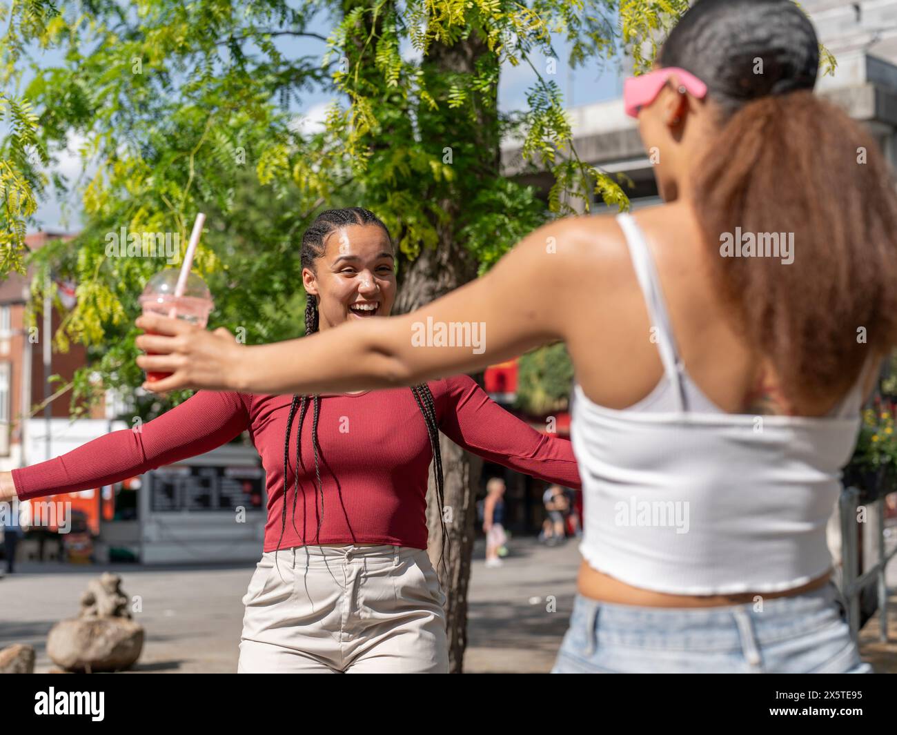 Two people greeting hi-res stock photography and images - Alamy