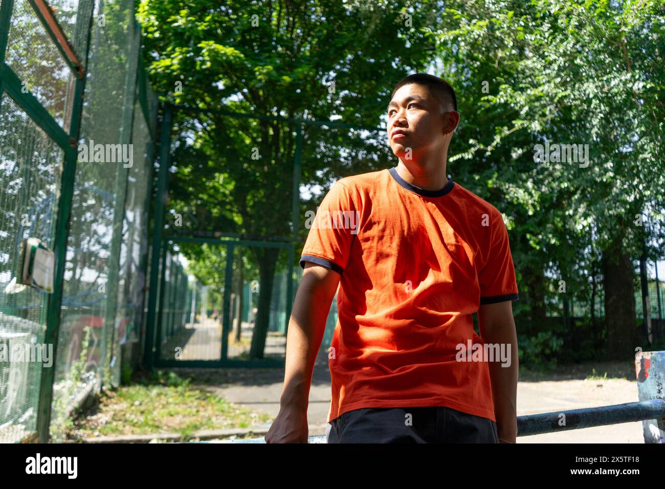 Uk young man standing hi-res stock photography and images - Alamy