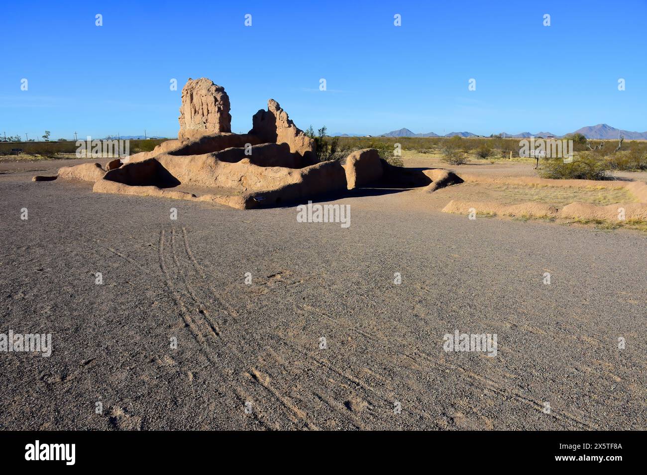 Ancient Casa Grande Ruins National Monument of the Pre-columbian ...