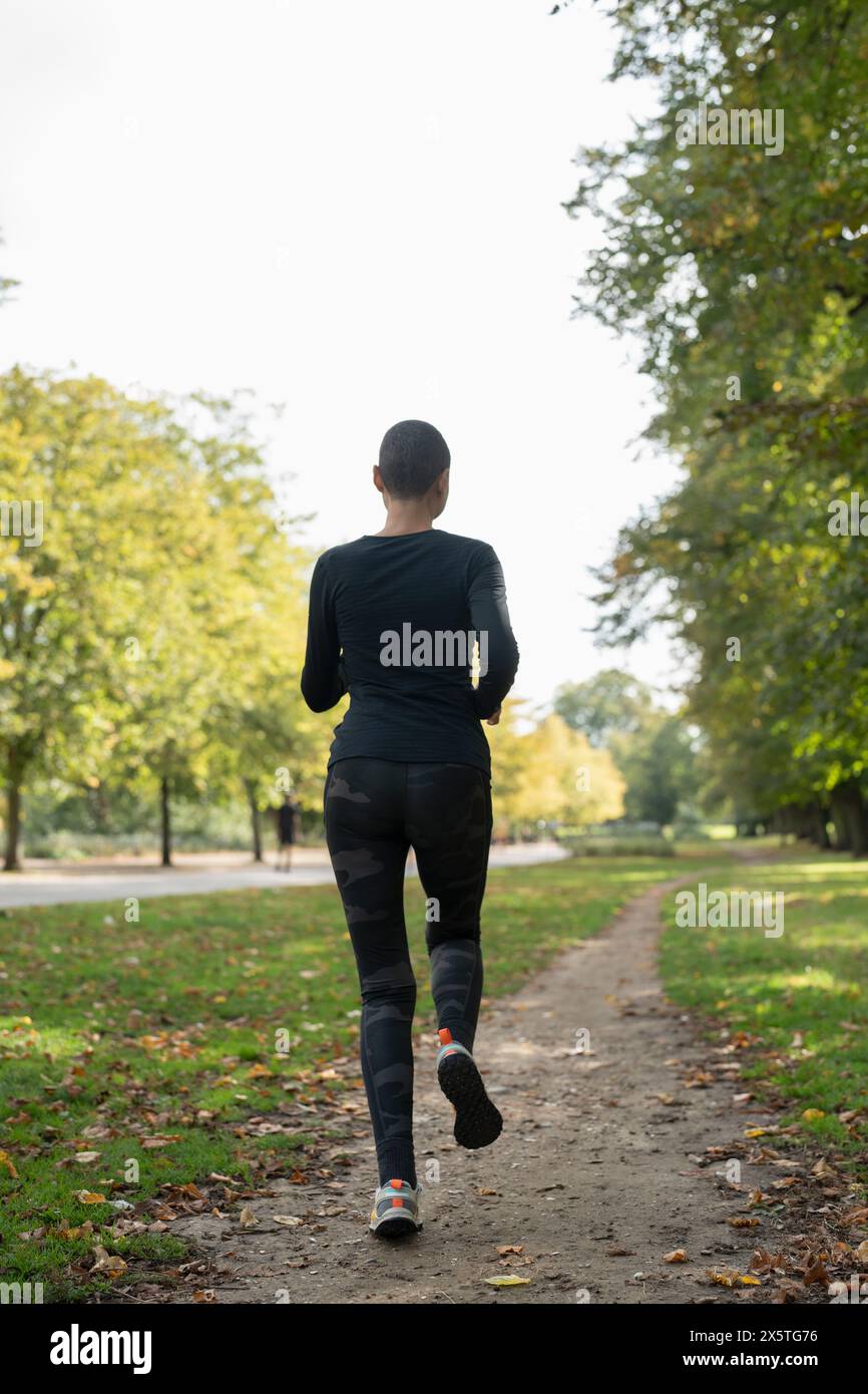 Leggings rear view hi-res stock photography and images - Alamy