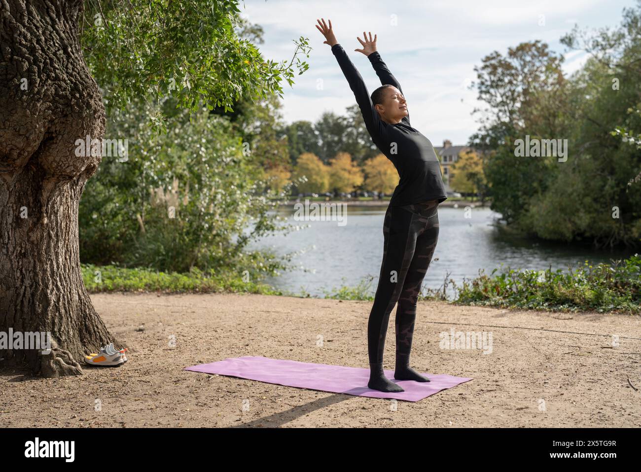 Woman yoga park hi-res stock photography and images - Alamy