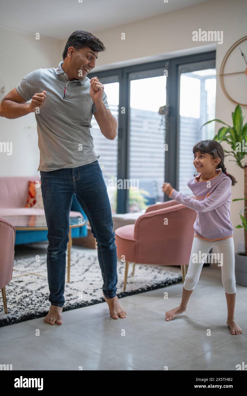 Indian dancing uk home hi-res stock photography and images - Alamy