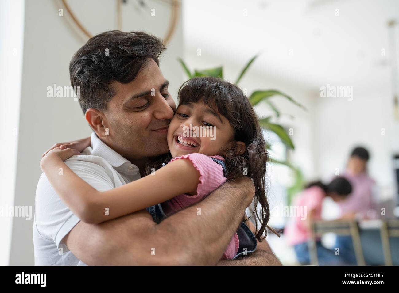 Indian father daughter hugging hi-res stock photography and images - Alamy