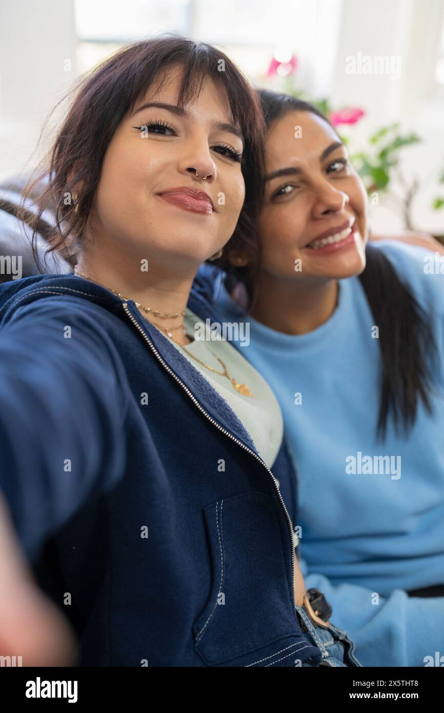 Self portrait two young hi-res stock photography and images - Alamy
