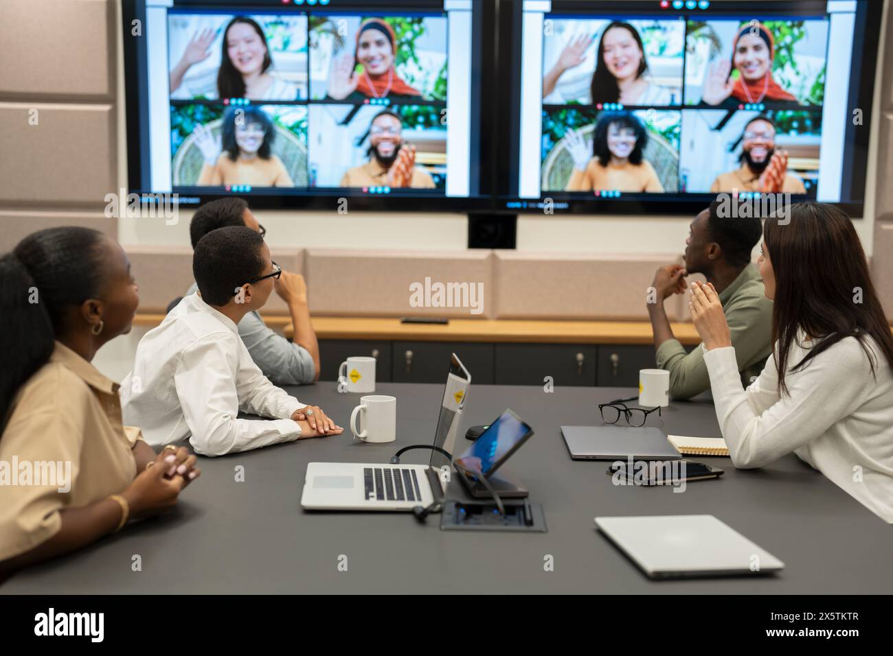 Video cooperation hi-res stock photography and images - Alamy