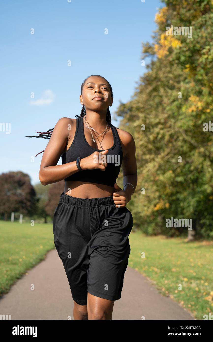 Jogging bra hi-res stock photography and images - Alamy