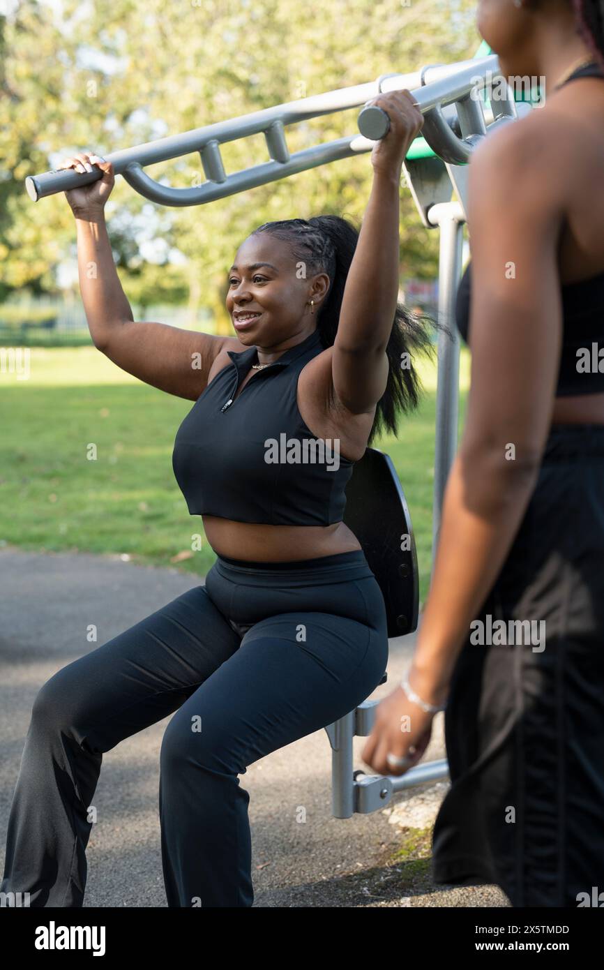 In gym two people exercising hi-res stock photography and images - Alamy