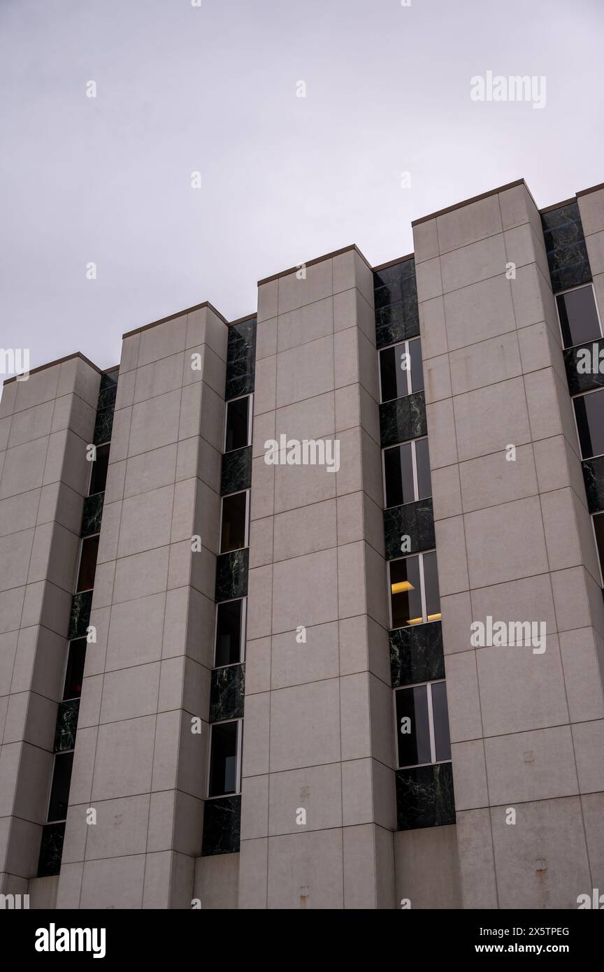 Exterior occupied school hi-res stock photography and images - Alamy
