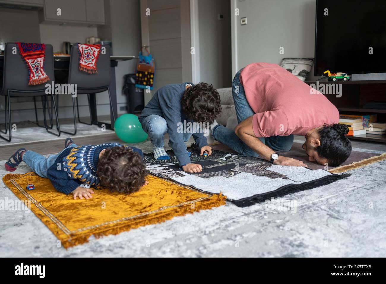 Praying father hi-res stock photography and images - Alamy