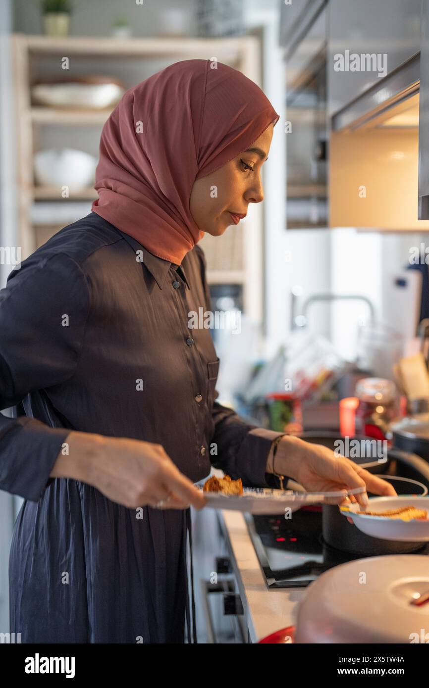 Cooking diversity hi-res stock photography and images - Alamy
