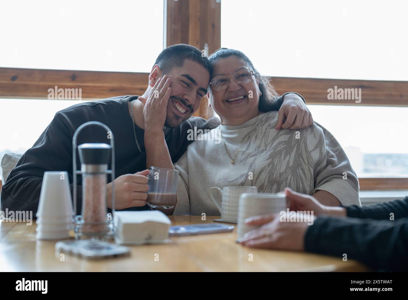 Three generation family uk hi-res stock photography and images - Alamy