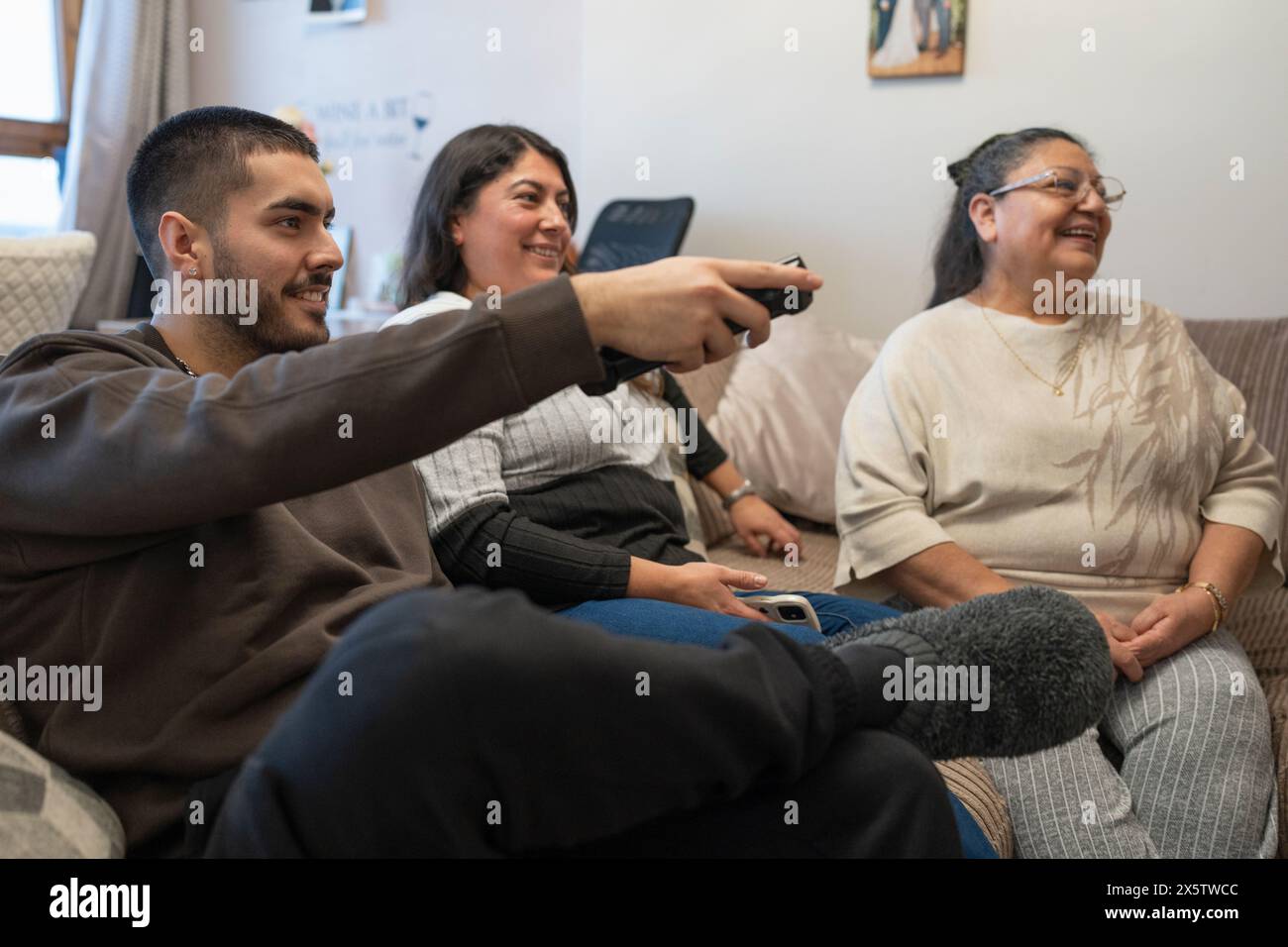 Three generation family uk hi-res stock photography and images - Alamy