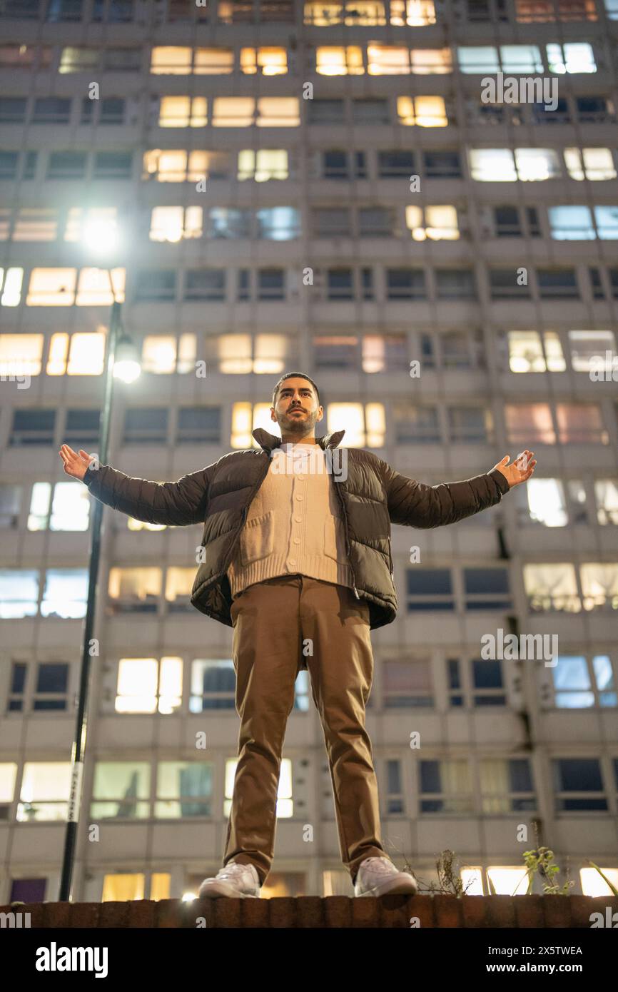 Young people london flats hi-res stock photography and images - Alamy