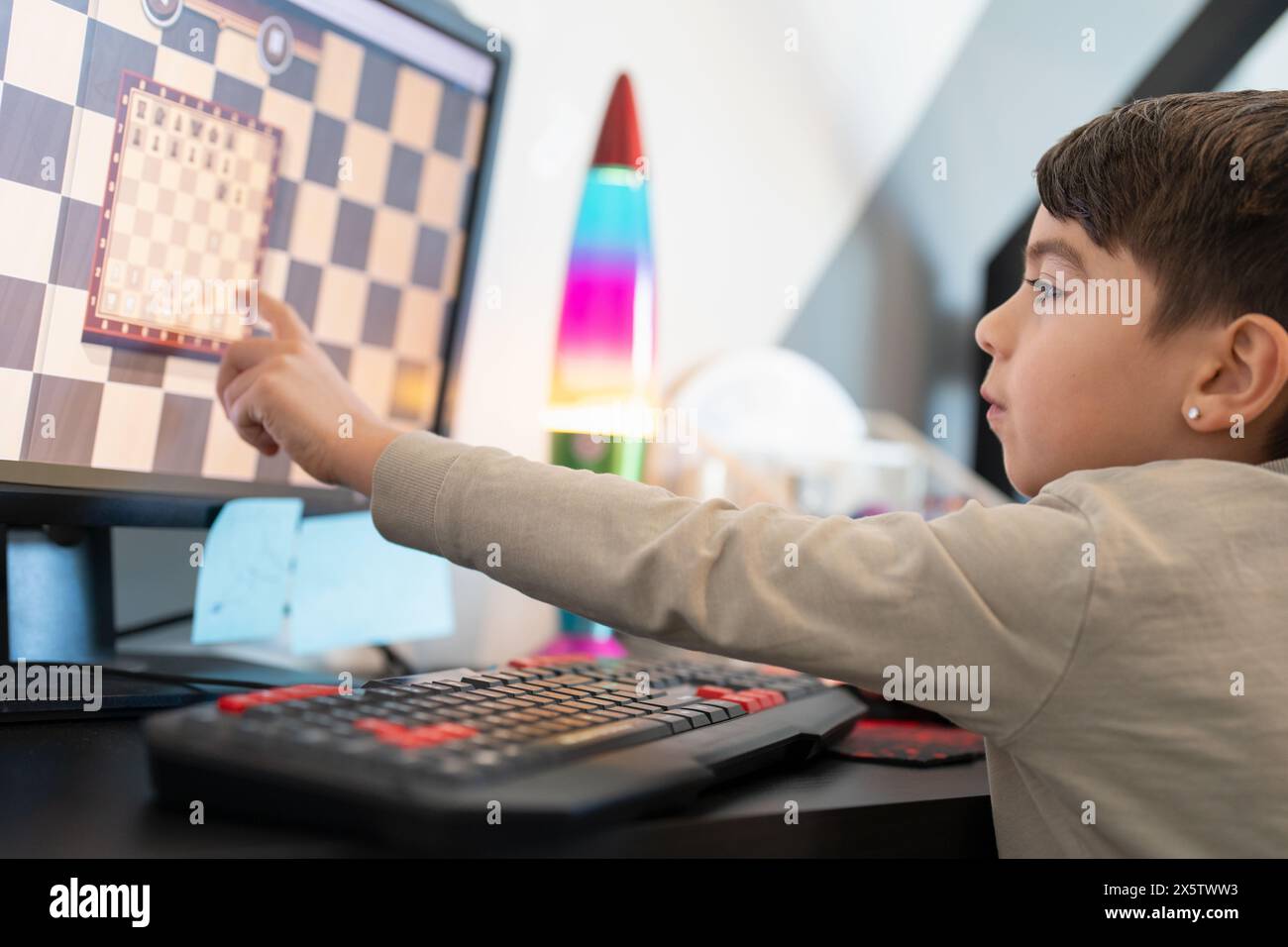 Computer chess hi-res stock photography and images - Alamy