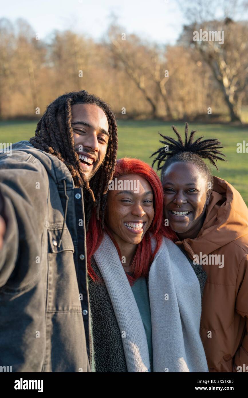 Group of people embracing hi-res stock photography and images - Alamy