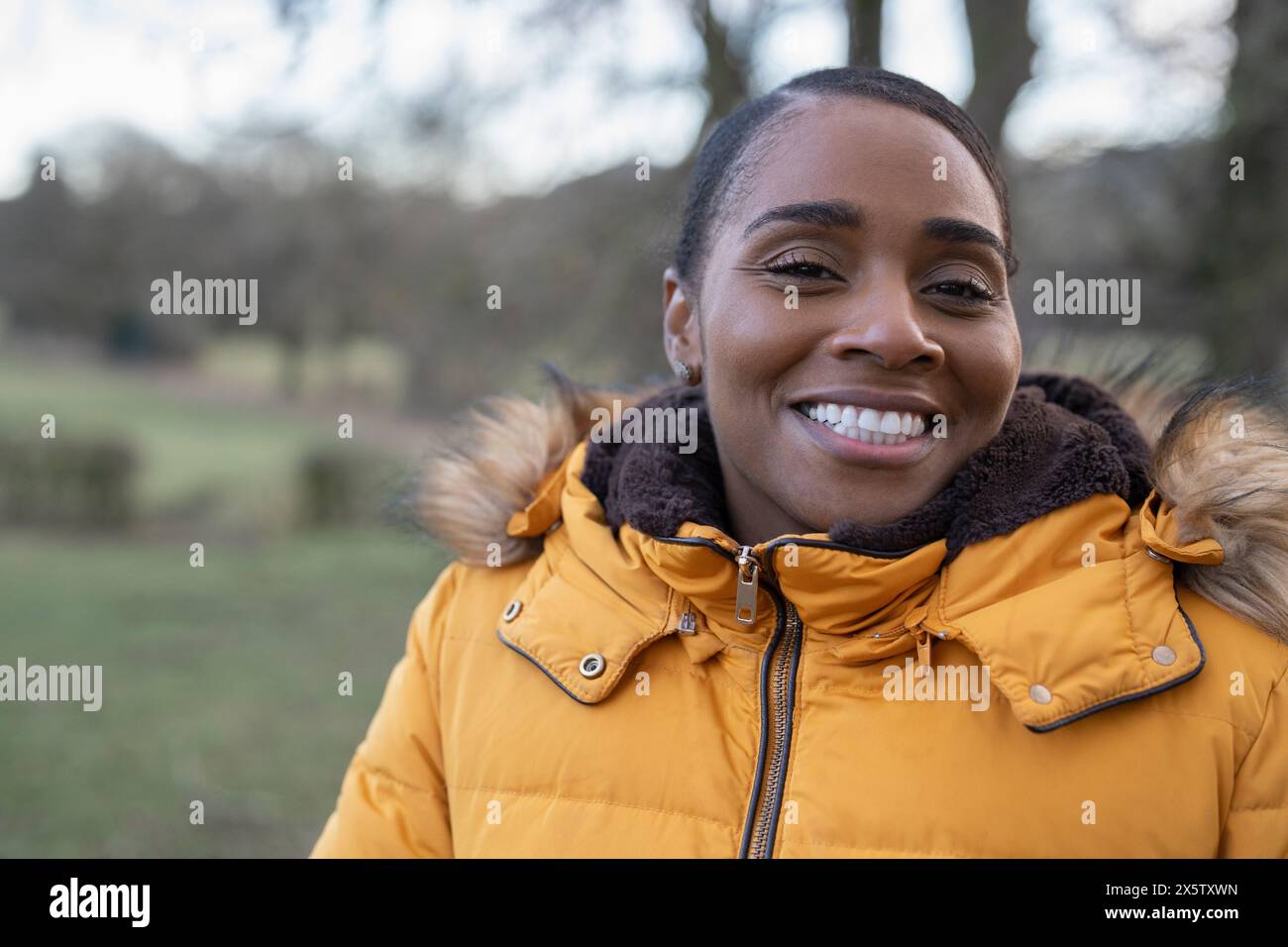 Woman wearing winter jacket hi-res stock photography and images - Alamy