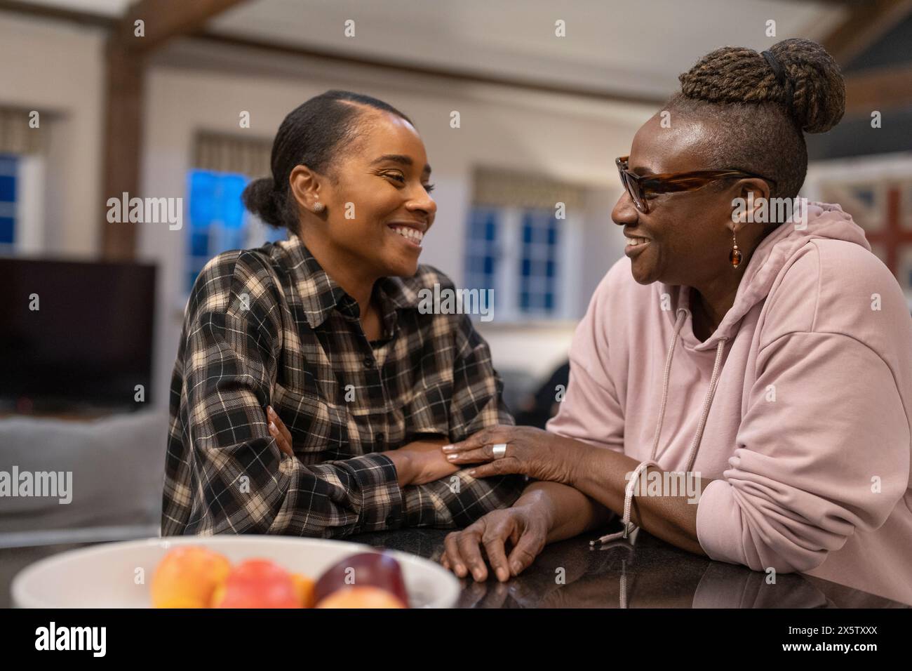 Two south african women talking hi-res stock photography and images - Alamy