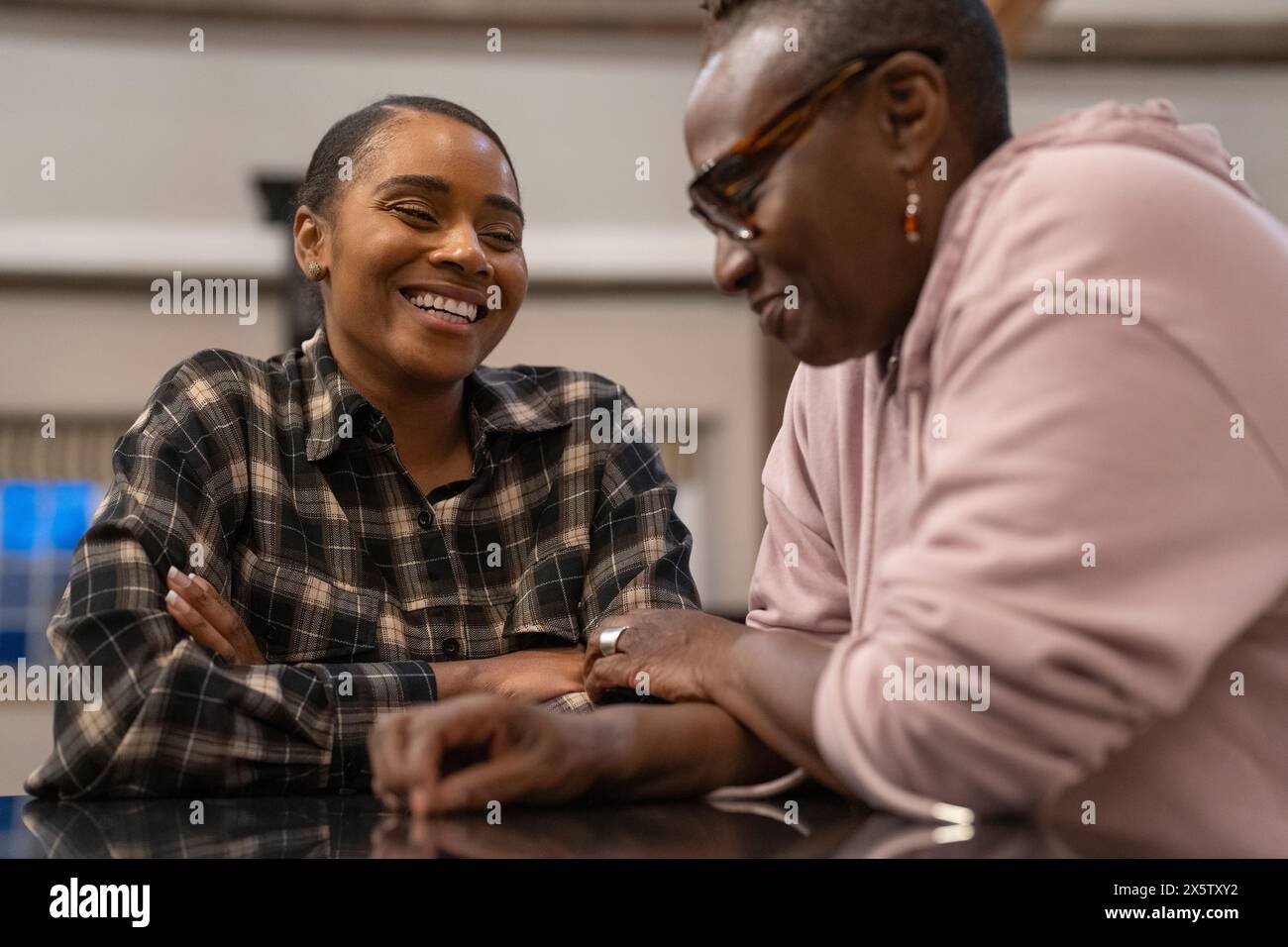 Two south african women talking hi-res stock photography and images - Alamy
