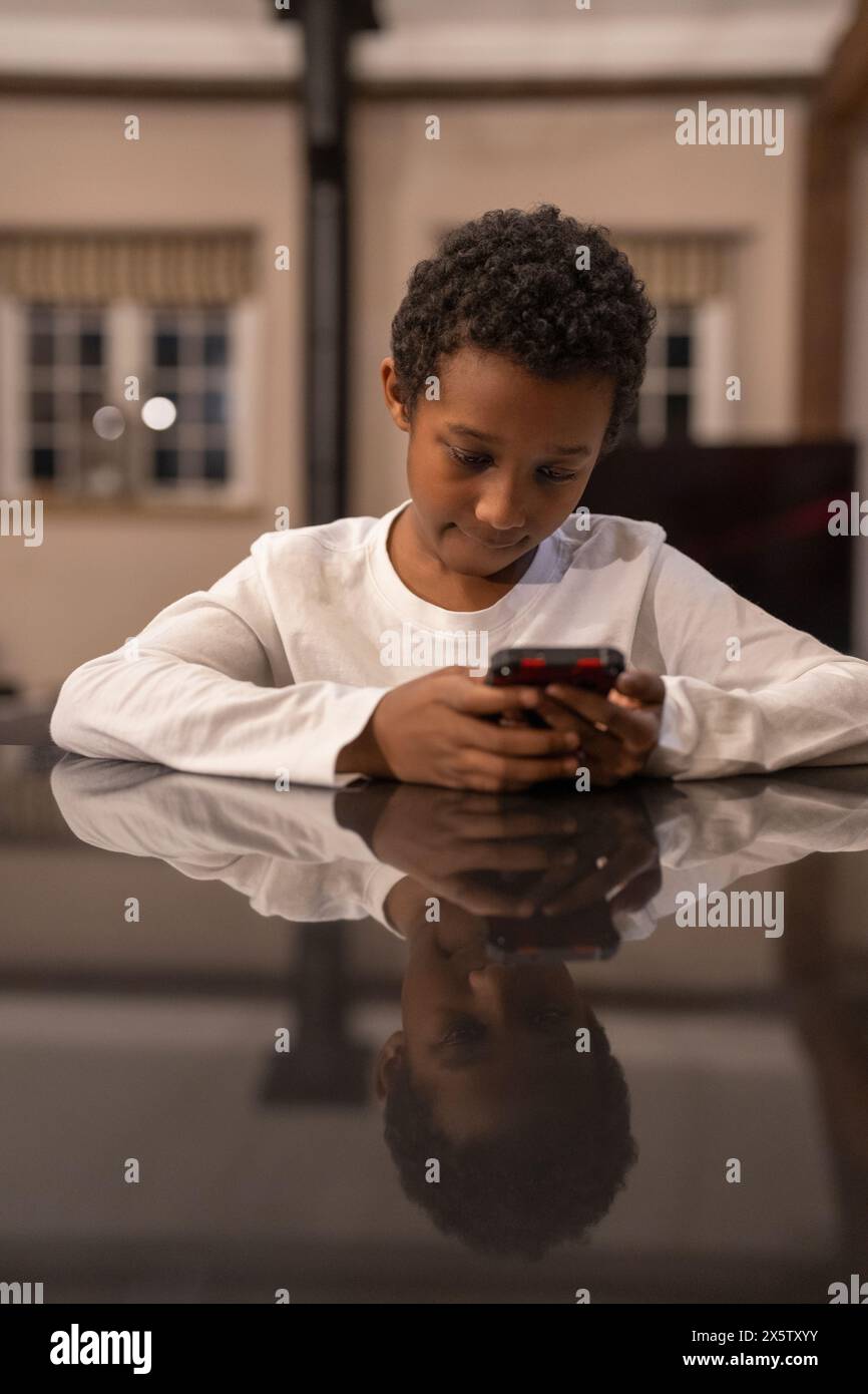 Boy with the phone hi-res stock photography and images - Alamy