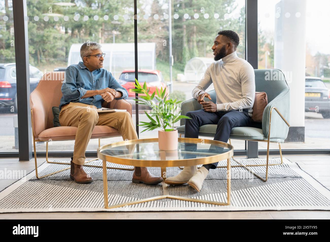 One on one interview hi-res stock photography and images - Alamy