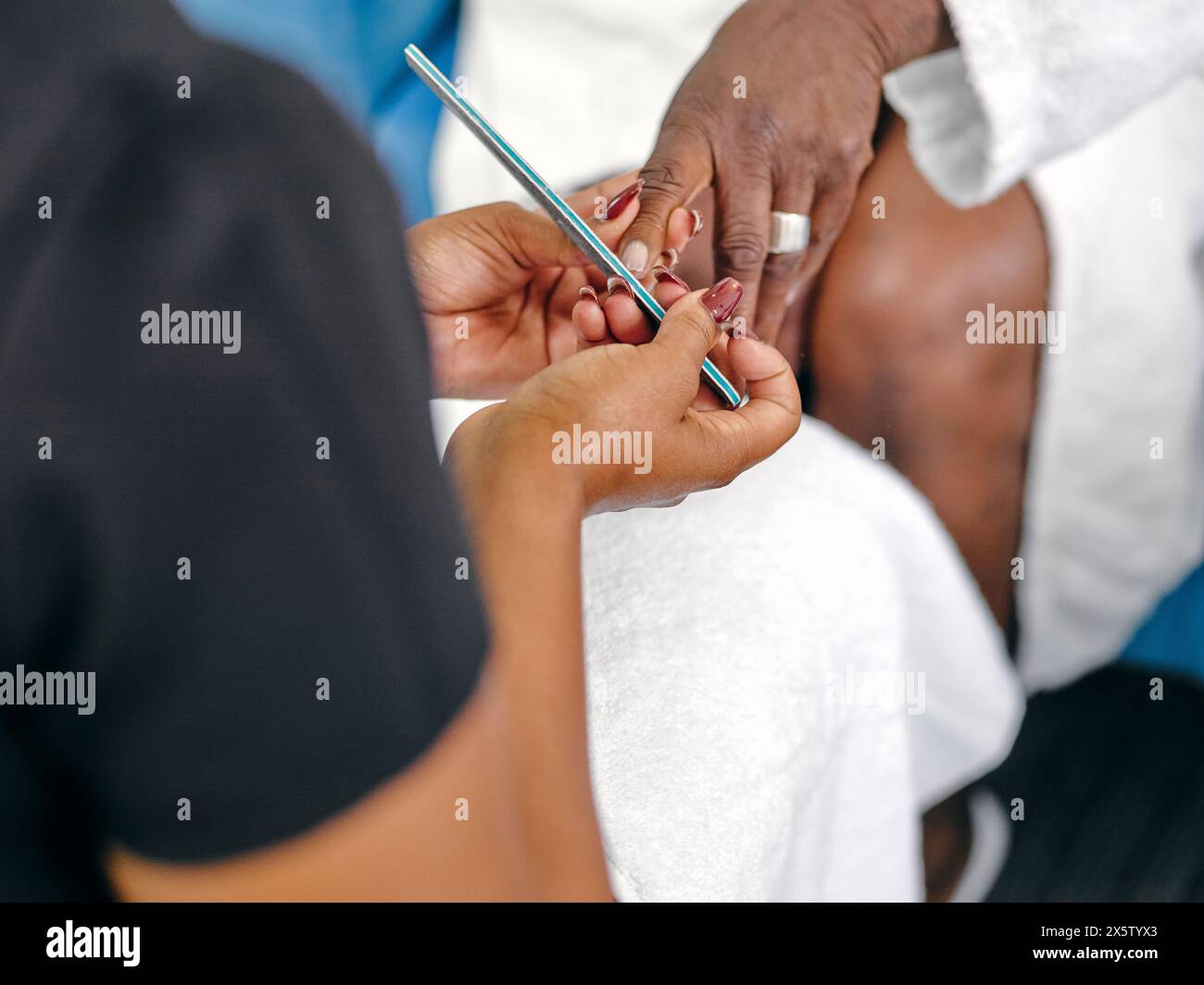 Black manicure african hi-res stock photography and images - Alamy
