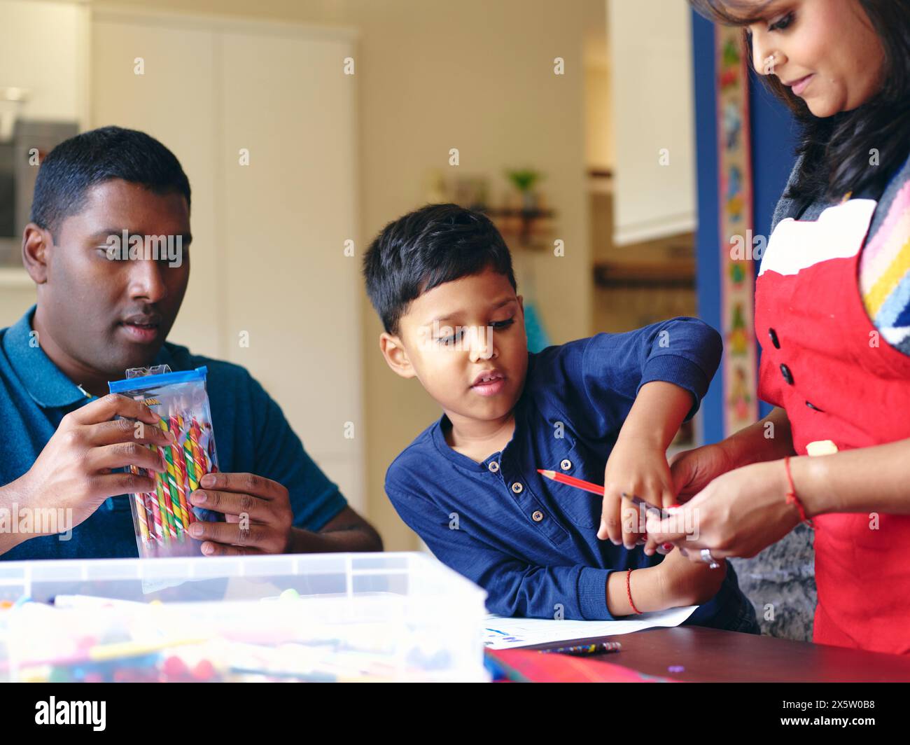 Indian adult parents son hi-res stock photography and images - Alamy