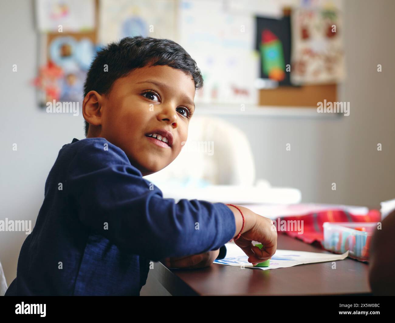 Indian paper boy hi-res stock photography and images - Alamy