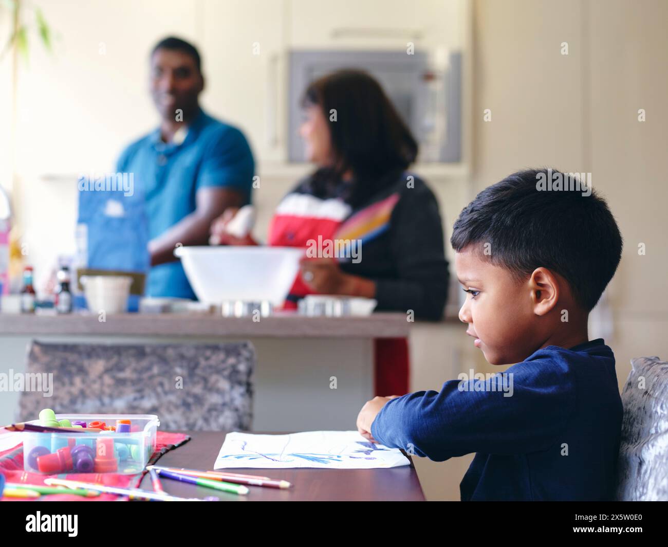 Parents boys drawing hi-res stock photography and images - Alamy