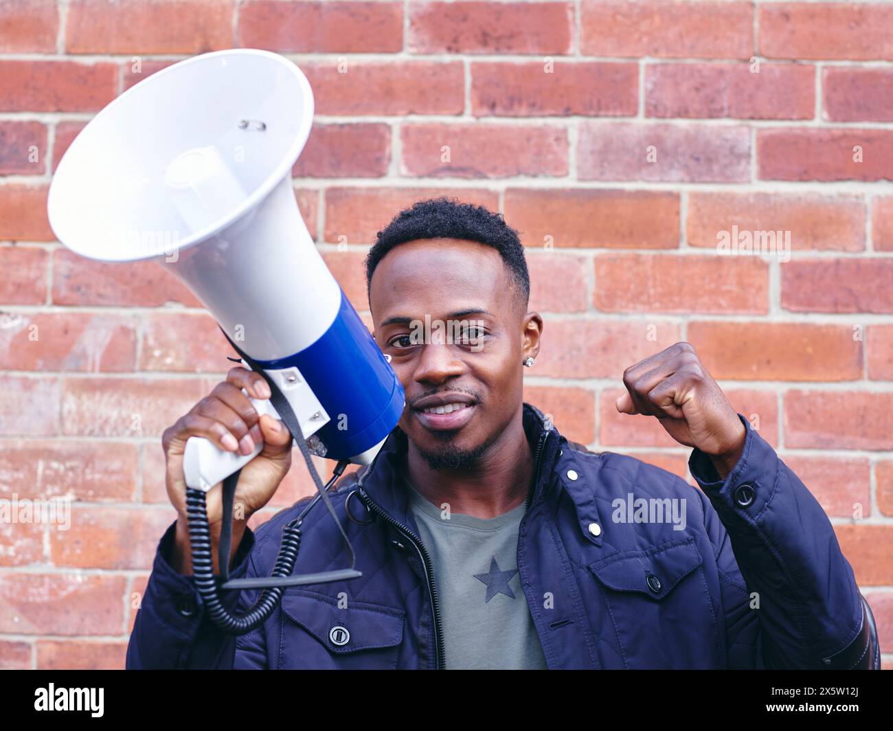 Bullhorn hi-res stock photography and images - Alamy