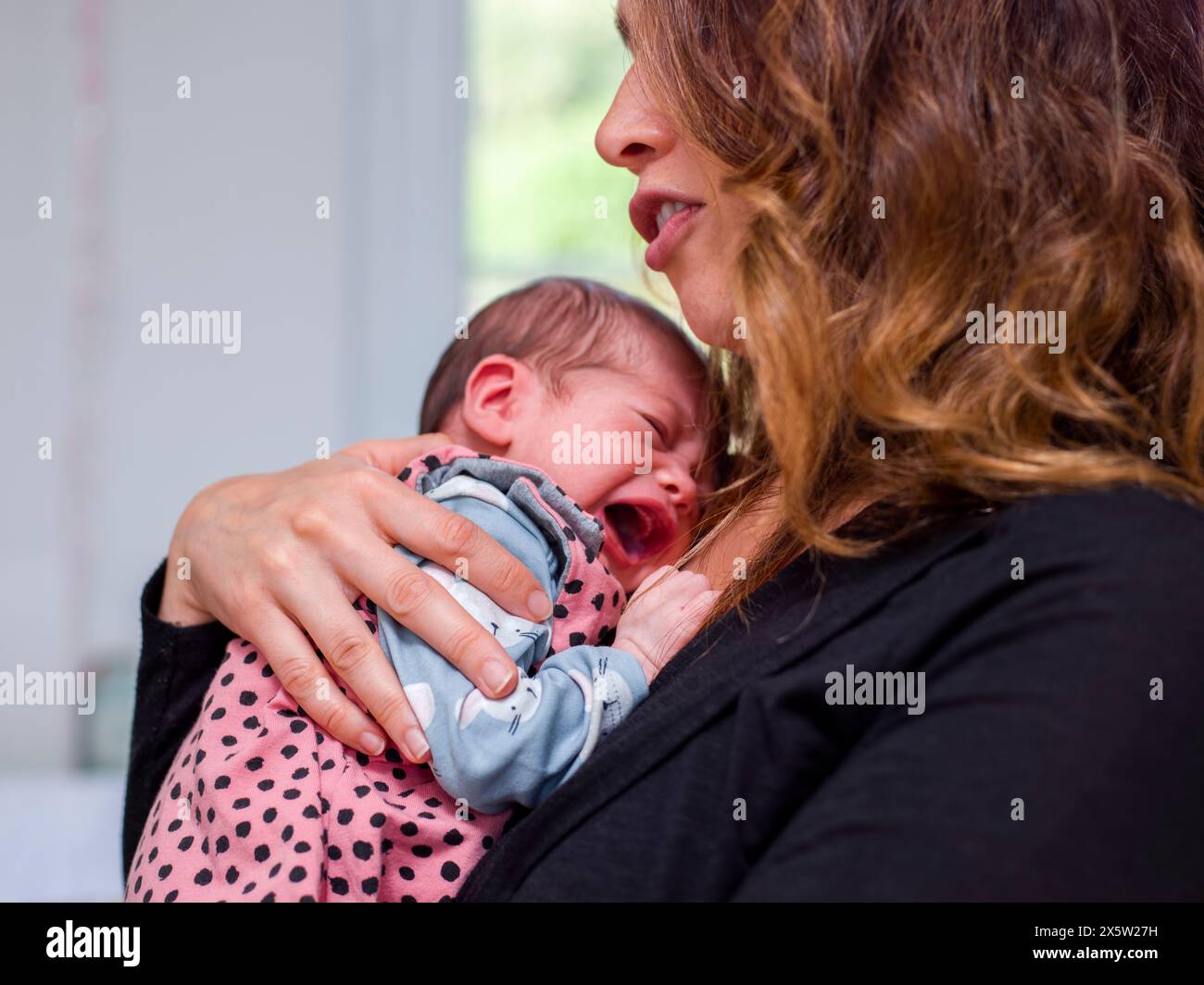 Crying baby hi-res stock photography and images - Alamy