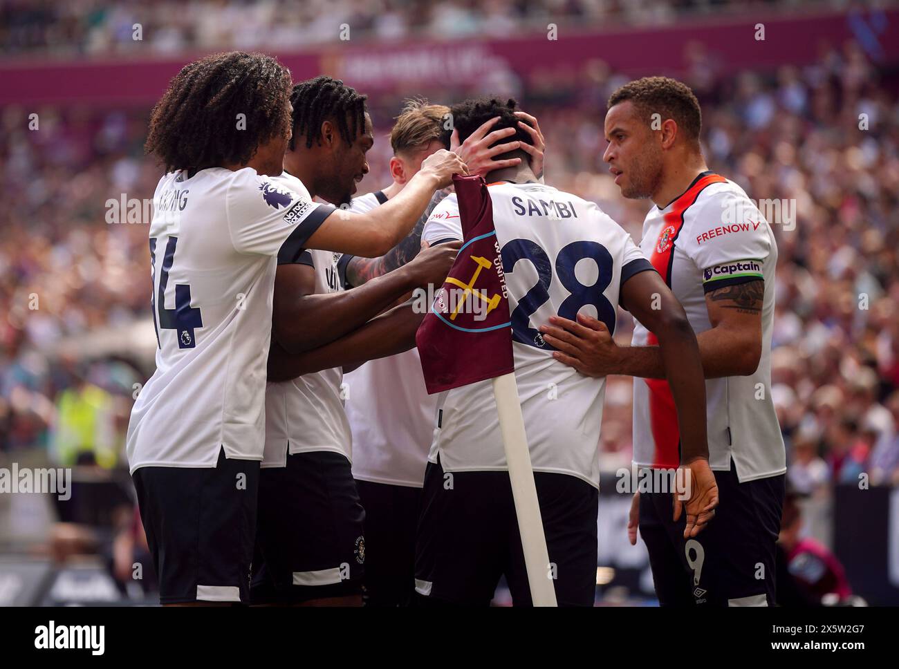 Luton Town's Albert Sambi Lokonga celebrates scoring their side's first ...