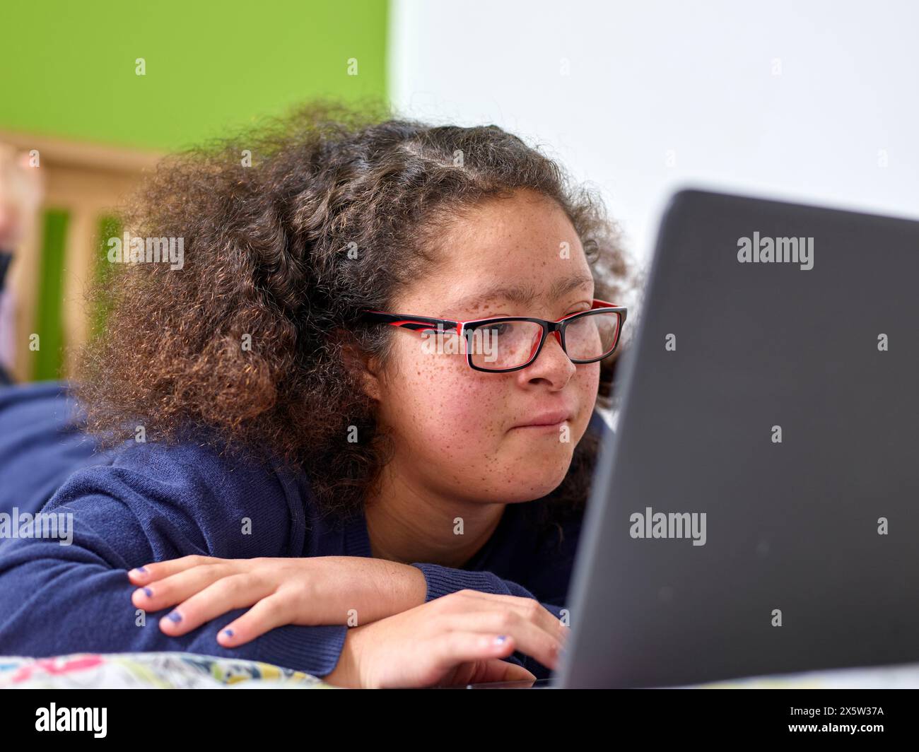 Down syndrome girl learning hi-res stock photography and images - Alamy